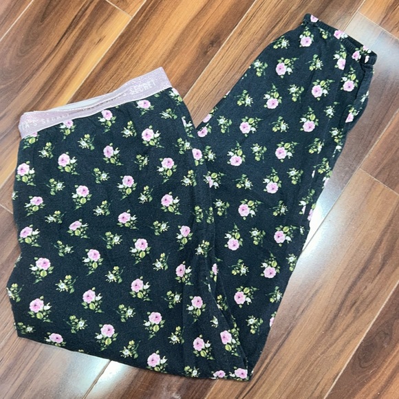 Victoria's Secret | Intimates & Sleepwear | Large Victorias Secret Rose ...